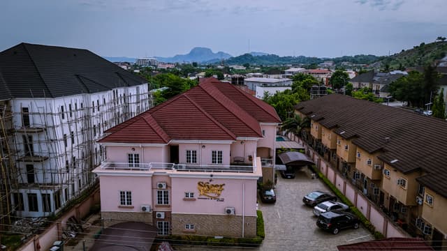 Sheer Luxury Apartments & Suites